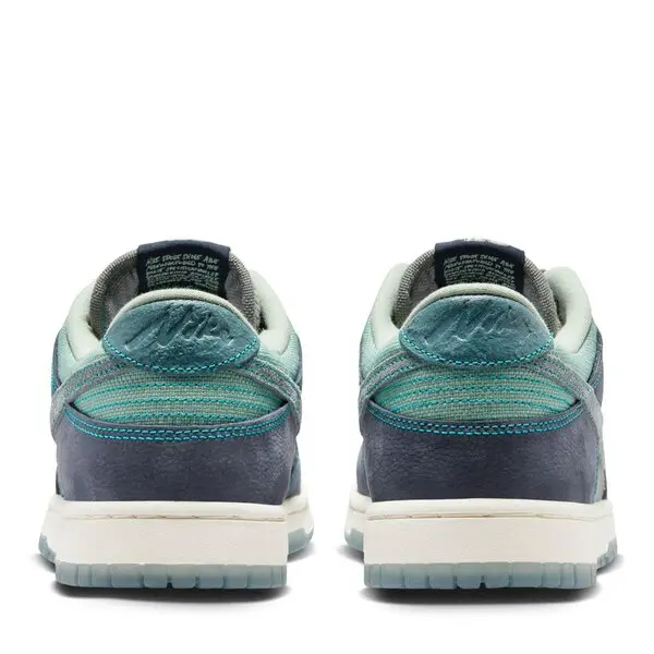 Nike Low Top Sneakers