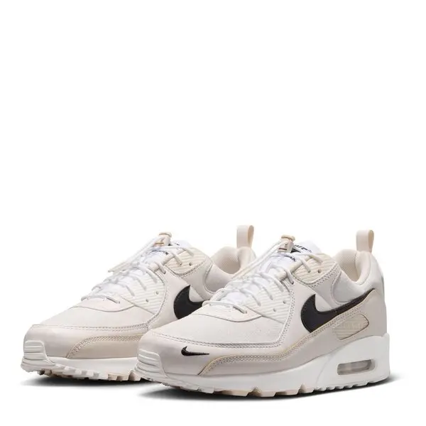 Nike Versatile Sports Shoes