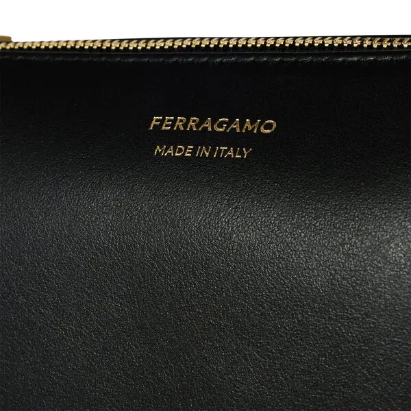FERRAGAMO Simple Single-shoulder Bag