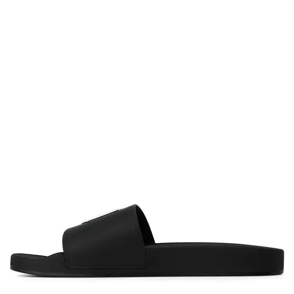 Amiri Ma Pool Slides