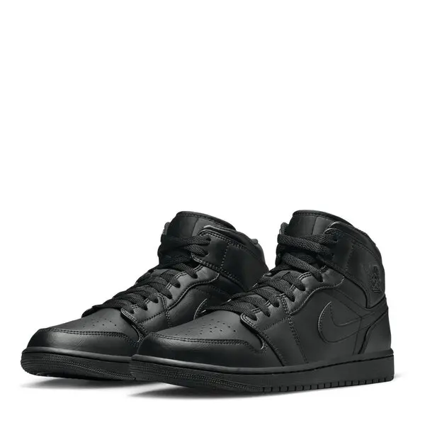 Nike Versatile Sports Shoes