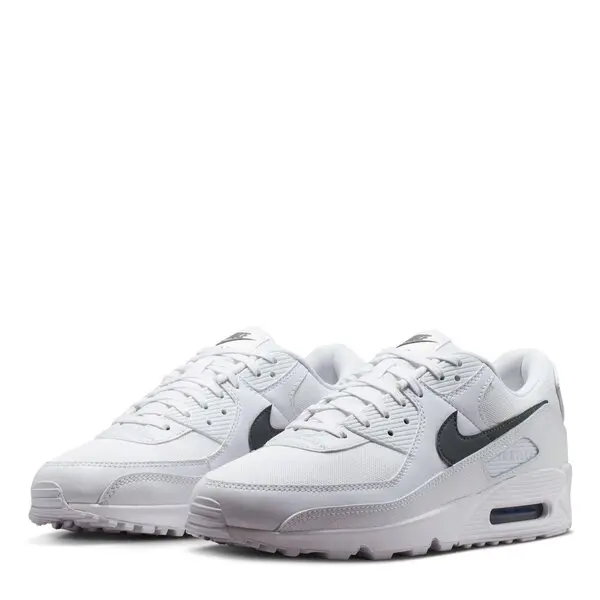 Nike Solid Color Low Top Trainers