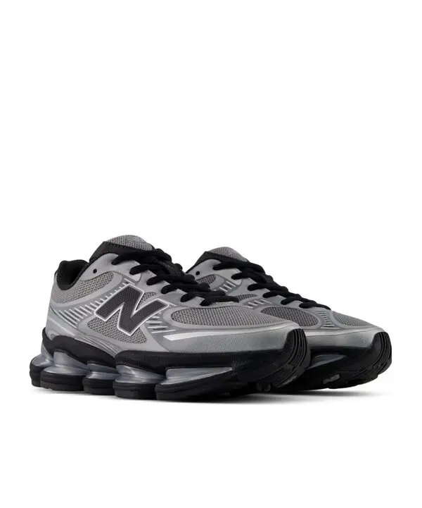 NEW BALANCE Color Blocked Sneakers