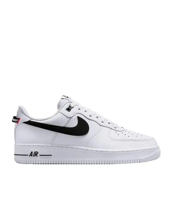 Nike Versatile Sports Shoes