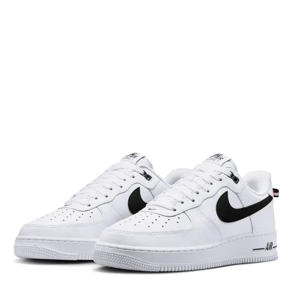 Nike Versatile Sports Shoes