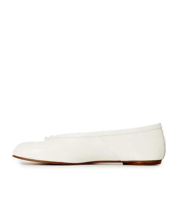MAISON MARGIELA Milky Glossy Leather Flat Shoe