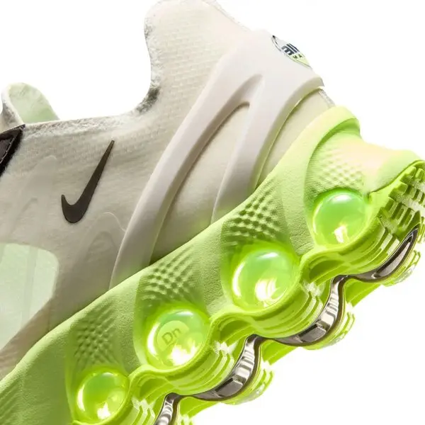 Nike Am Dn8 Qs Low-top Lace-up Trainers - White