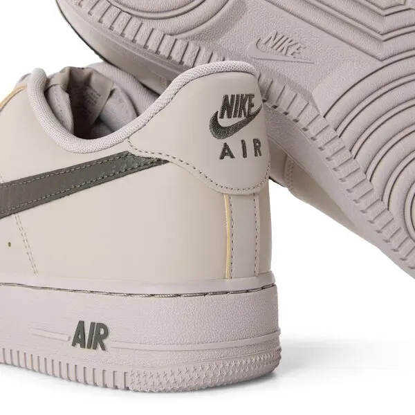 Nike Force 1 '07 Sneakers
