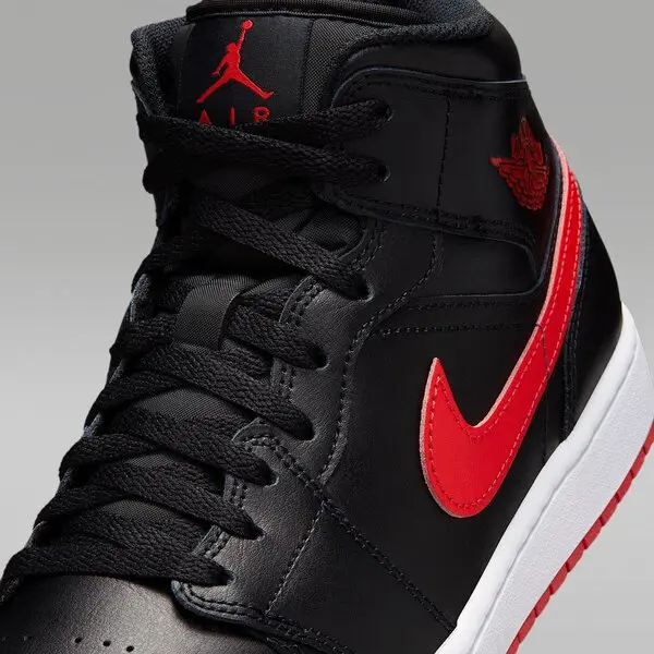 Nike Solid Color High-top Trainers