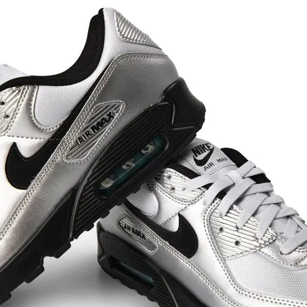 Nike Solid Color Trainers