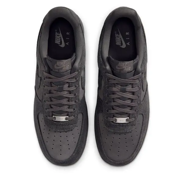 Nike Solid Color Sneakers