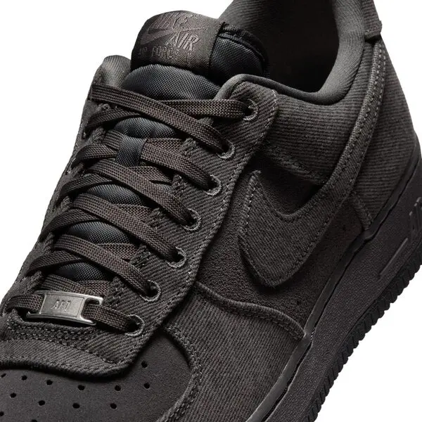 Nike Solid Color Sneakers