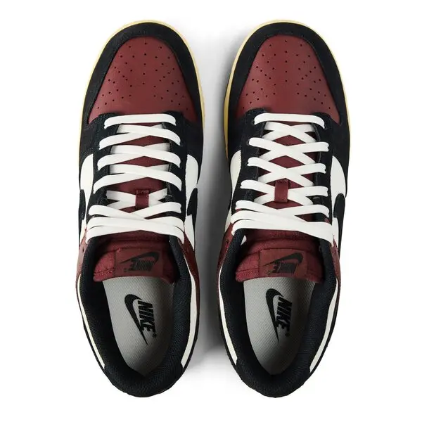 Nike Low Top Lace Up Sneakers
