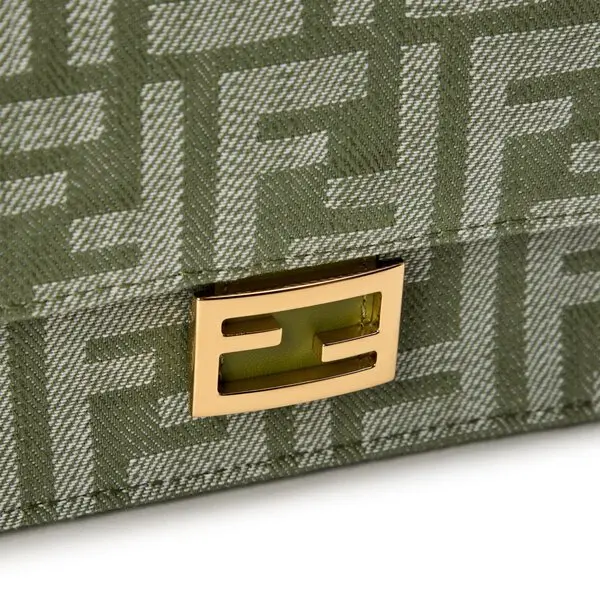 Fendi Minimalist Fashion Chain Bag
