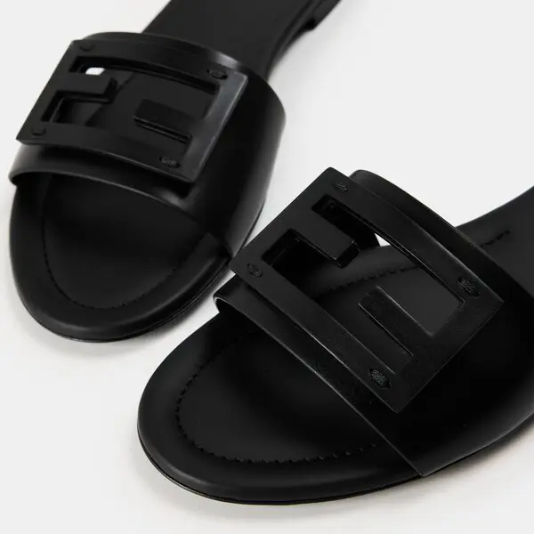 Prada Simple And Comfortable Flat Slippers