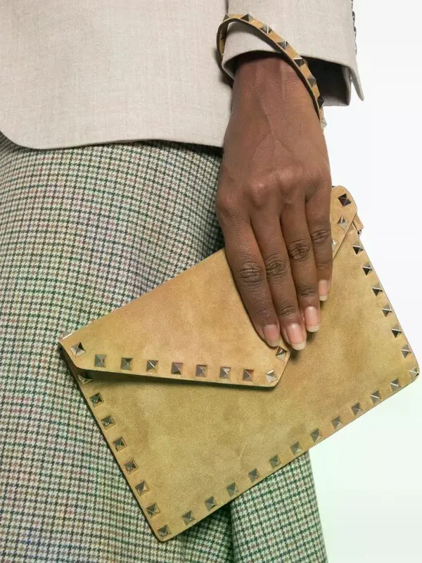 Valentino Garavani Rockstud Clutch Bag - Neutrals