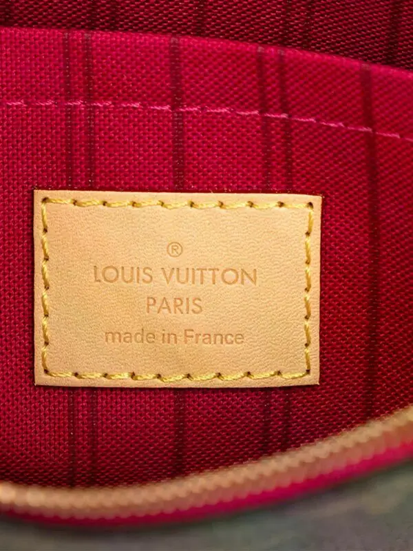 LOUIS VUITTON 2018 Monogram Patches Neverfull Mm Pouch