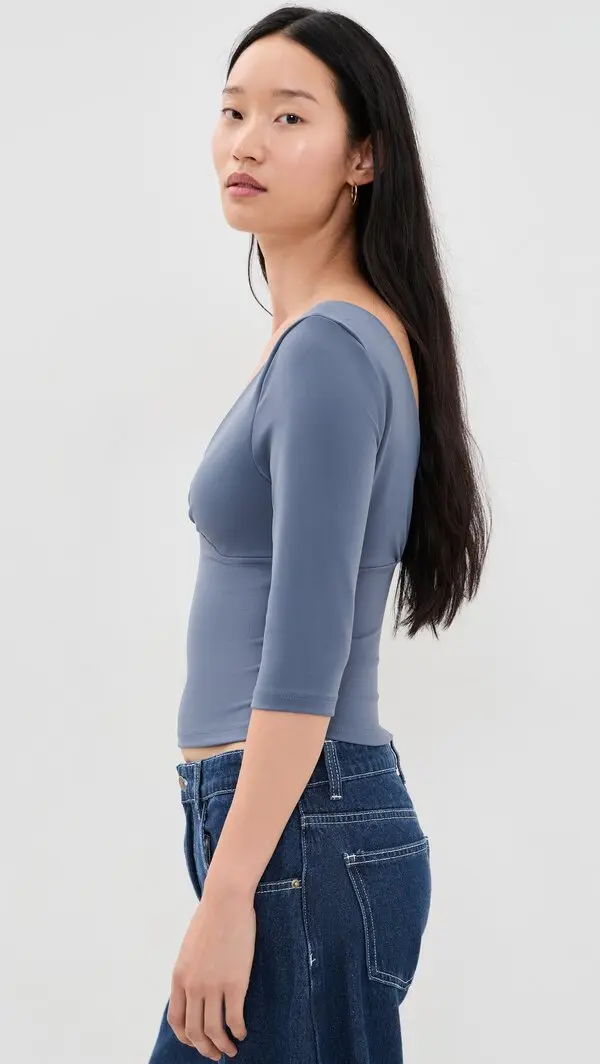 Lioness Canyon Top V-neck, Ruched Details, Stretch Jersey