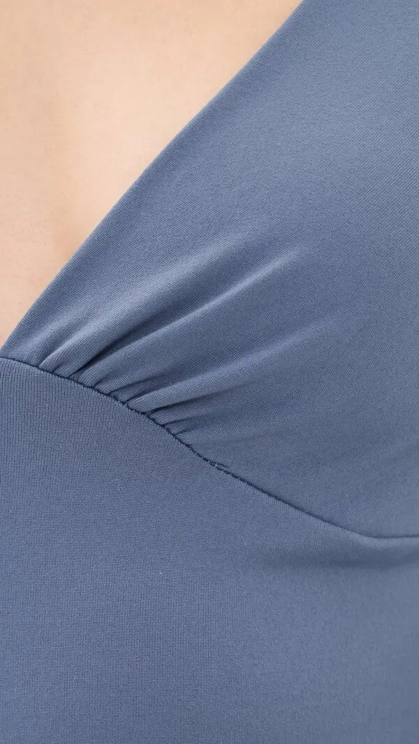 Lioness Canyon Top V-neck, Ruched Details, Stretch Jersey