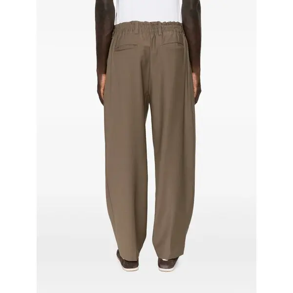 MYTHS Pleated-front Straight-leg Trousers