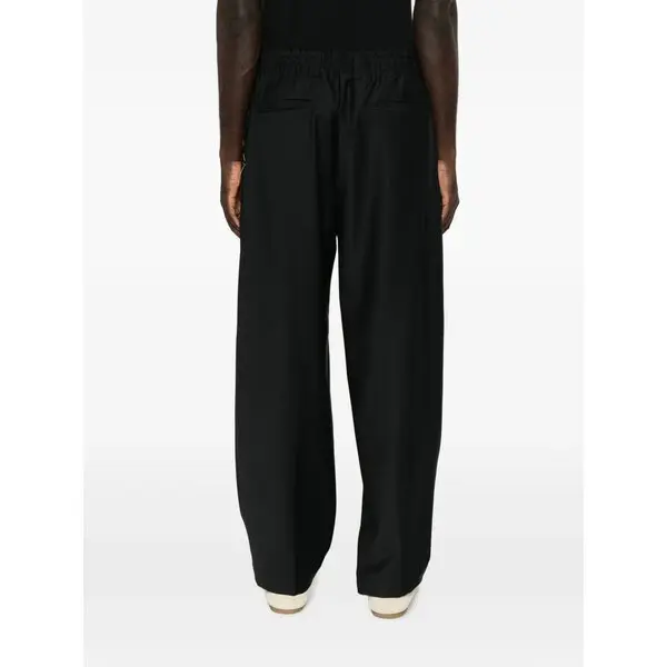 MYTHS Pleated-front Straight-leg Trousers