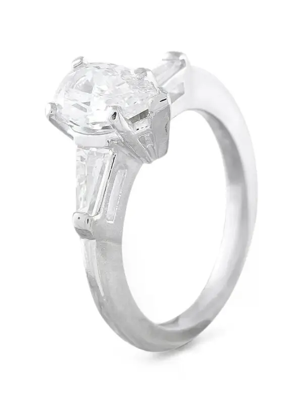LB EXCLUSIVE Diamond And Platinum Ring