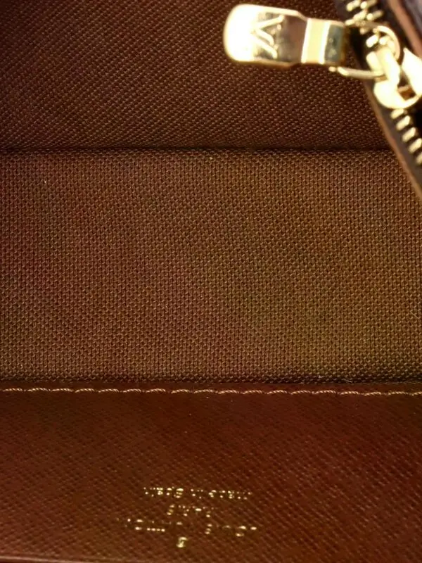 LOUIS VUITTON Ivy Wallet On Chain Monogram Canvas Shoulder Bag