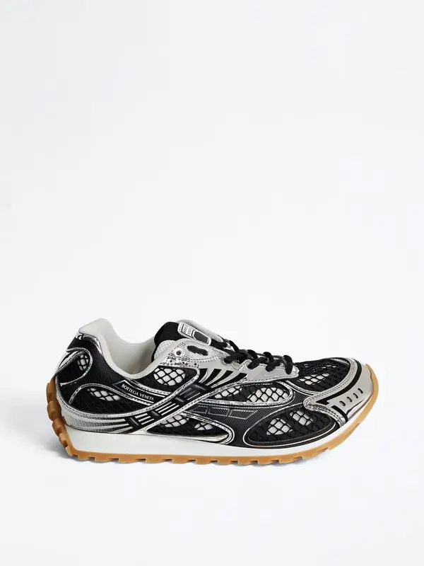 Bottega Veneta Lace-up Technical Fabric Sneakers With Padded Logo Tongue - Nero