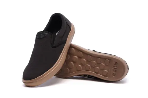 CCILU USA Xpresole Cody Waterproof Slip-on Sneaker