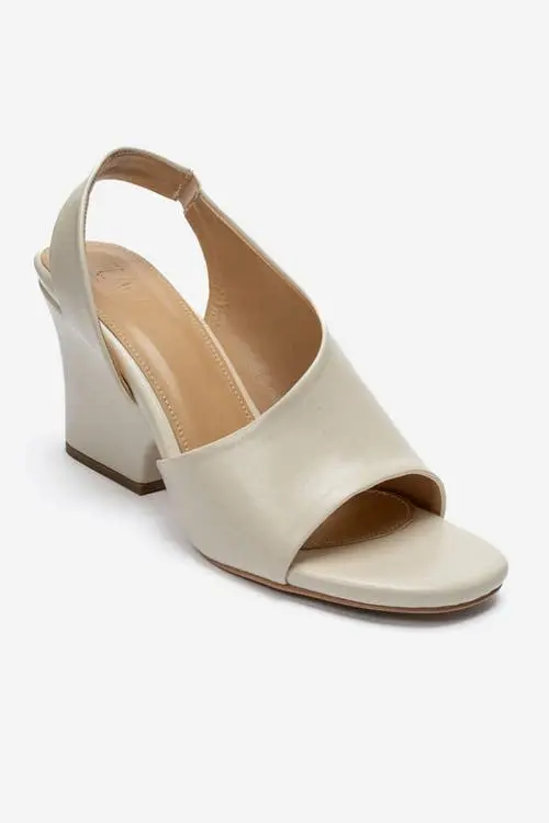 PROLOGUE SHOES Zyra Wedge Sandal - Cream