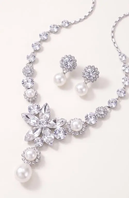 MODENAIRE Flower Pearl Drop Necklace And Earrings Set