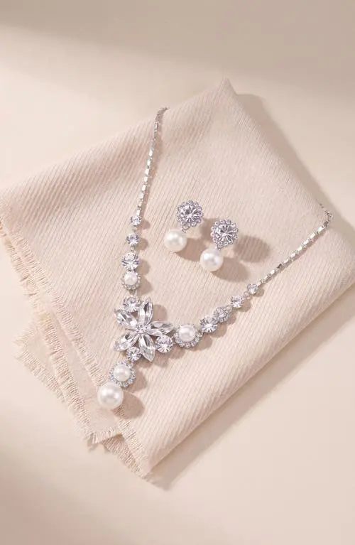 MODENAIRE Flower Pearl Drop Necklace And Earrings Set