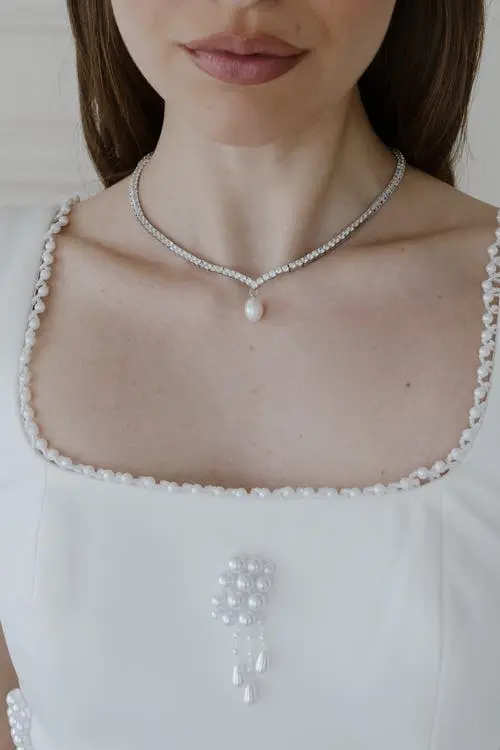 UNTAMED PETALS Aura Crystal Necklace