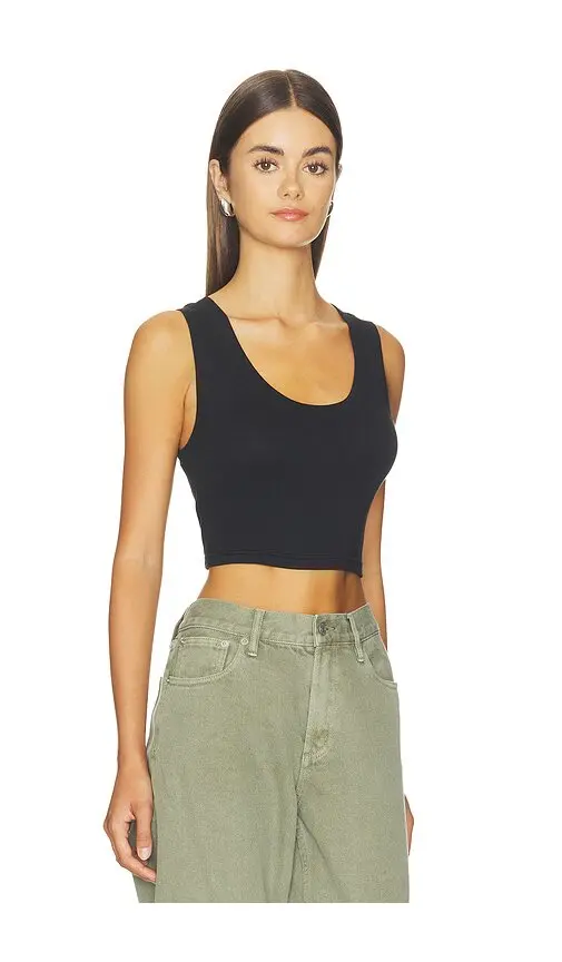 FAVORITE DAUGHTER The Cutting It Close Crop Tank