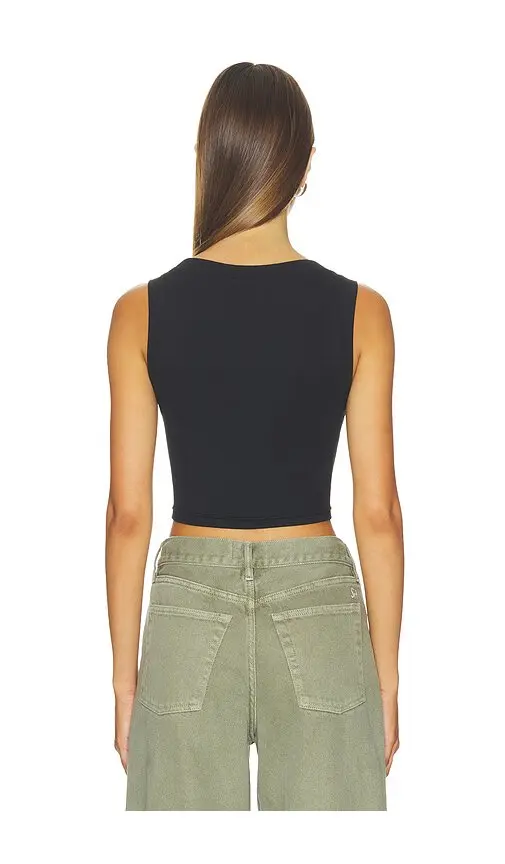 FAVORITE DAUGHTER The Cutting It Close Crop Tank