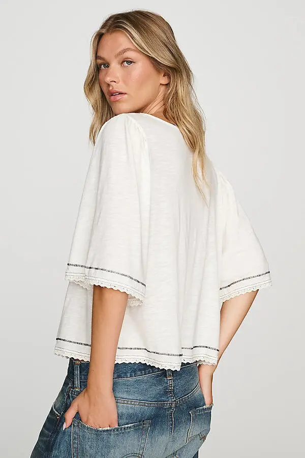 PILCRO Flutter-sleeve Swg Blouse