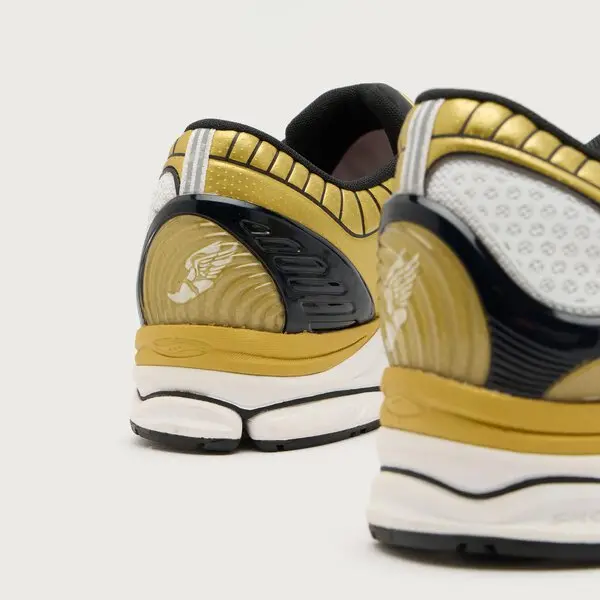 Saucony Progrid Paramount Sneaker - White/gold
