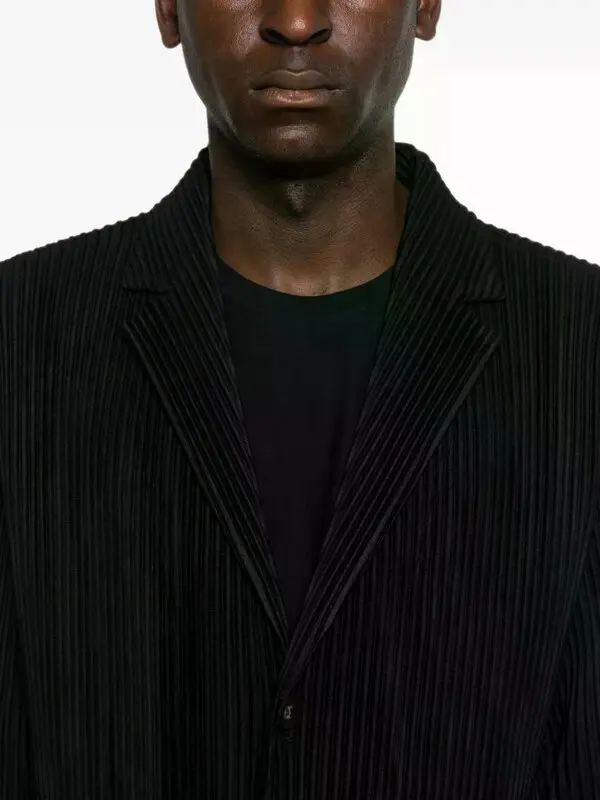 Issey Miyake Pleated Notch-lapel Blazer