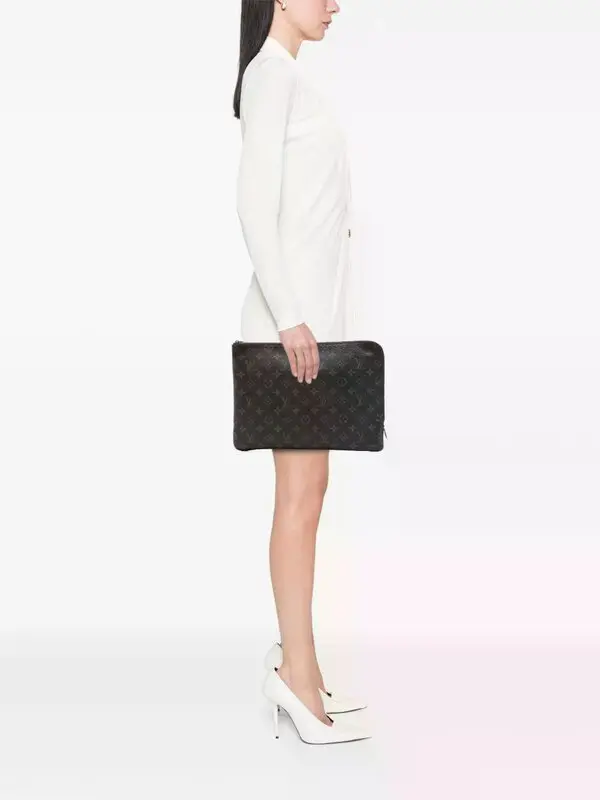 LOUIS VUITTON 2017 Monogram Etui Voyage Mm Clutch Bag