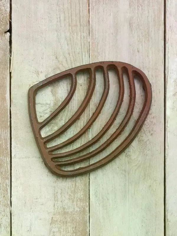 CU I SEEYOU Shell-shaped Cast-iron Trivet