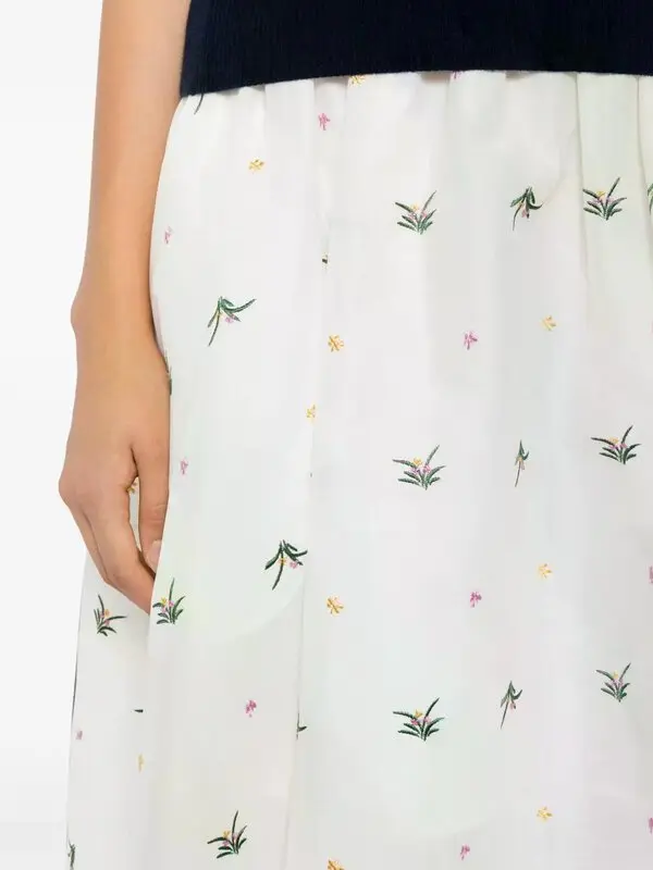 AO YES Embroidered Flared Skirt