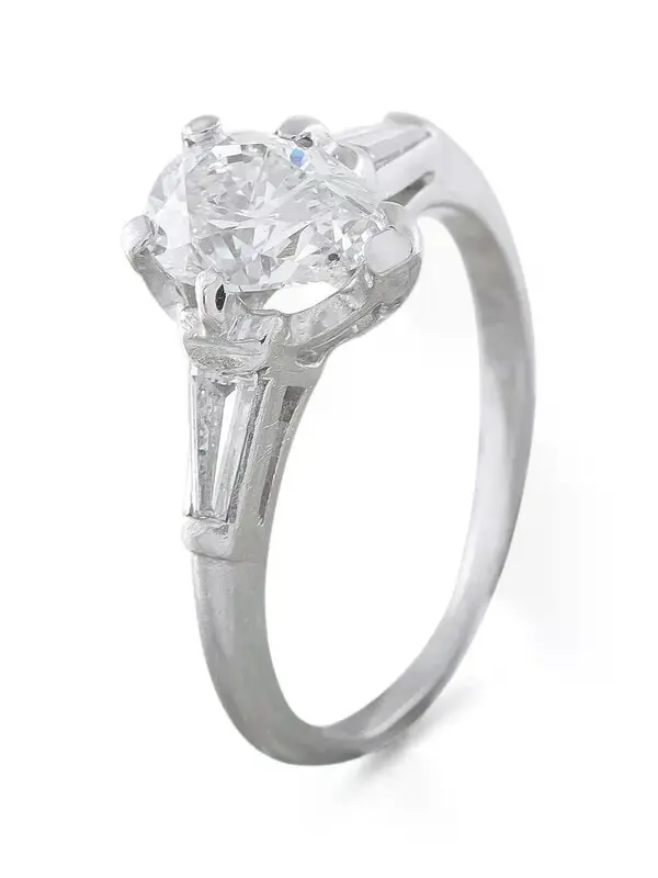 LB EXCLUSIVE Solitaire Diamond Ring