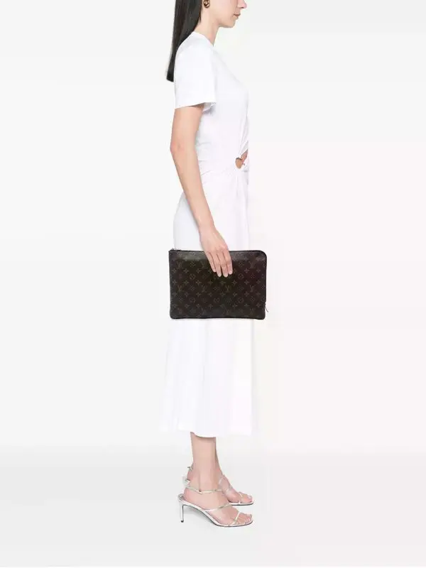 LOUIS VUITTON 2017 Monogram Etui Voyage Gm Clutch Bag