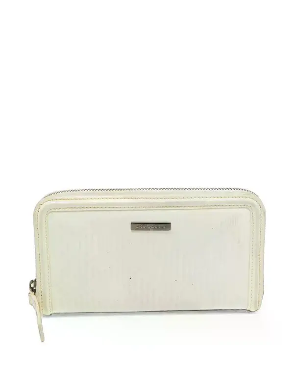 Burberry Zip-up Wallet - White