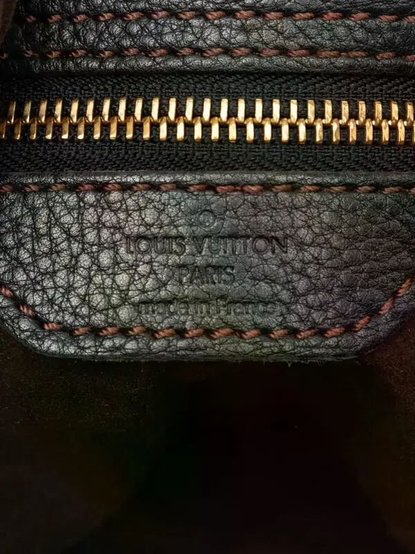 LOUIS VUITTON 2008 Monogram Mahina L Hobo Bag