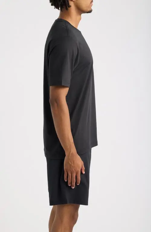 SANTO STUDIO Line Up Performance Graphic T-shirt
