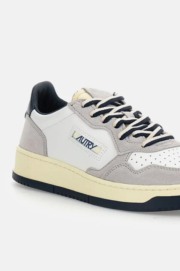 AUTRY Medalist Low Sneakers In Leather