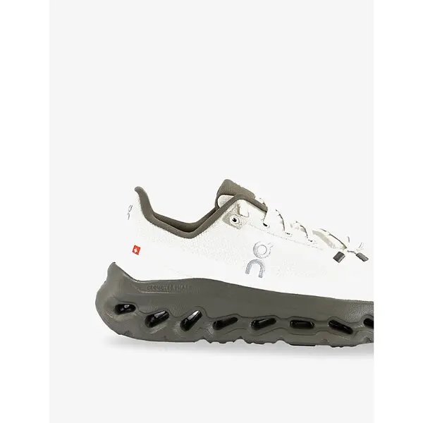 On Cloudtilt Mesh Trainers