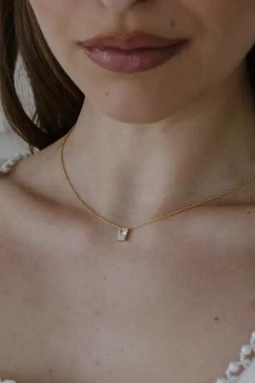 UNTAMED PETALS Astor Crystal Necklace - Metallic Silver