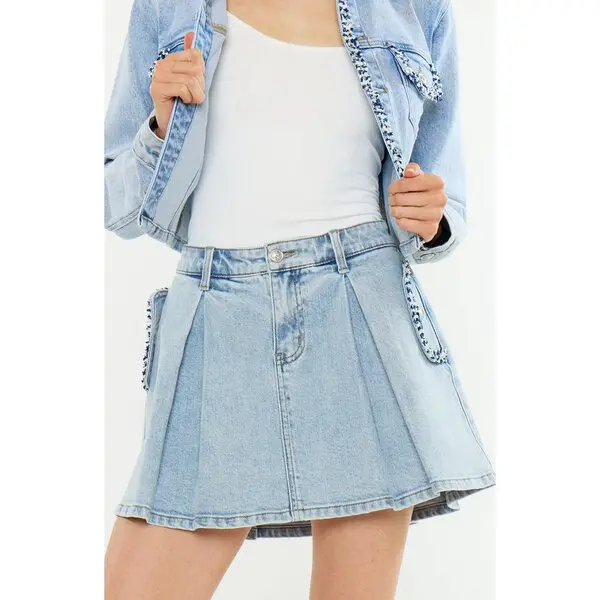 KANCAN Valerien Mid Rise Mini Skirt With Pleat And Bouclé Trim - Light Wash